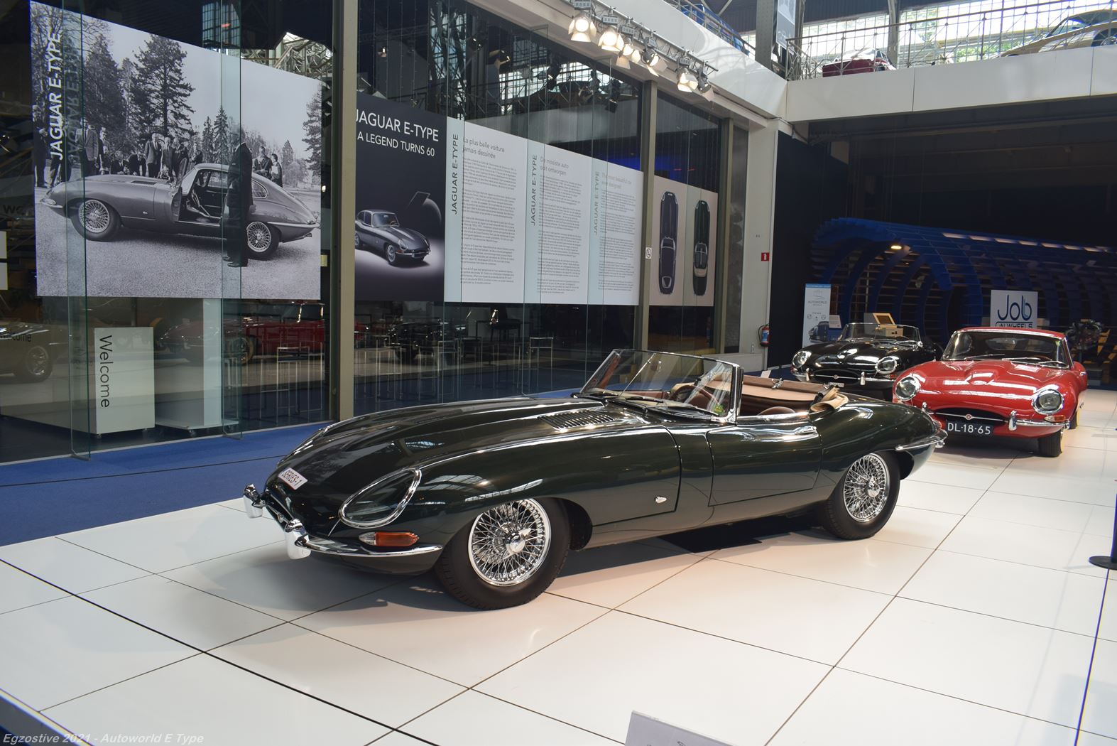 Autoworld threw a birthday party for the 60 years old E-Type - Egzostive