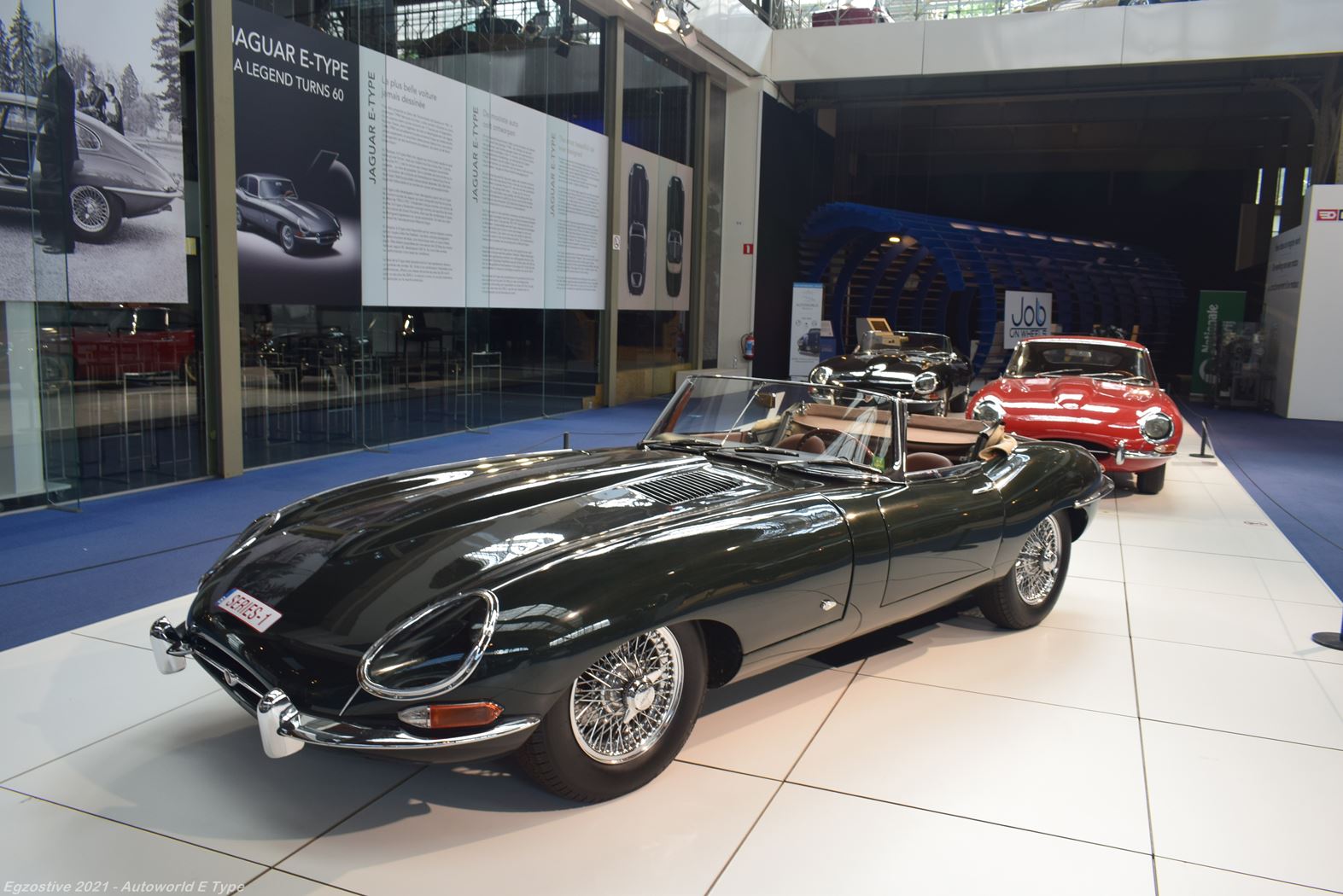 Autoworld threw a birthday party for the 60 years old E-Type - Egzostive