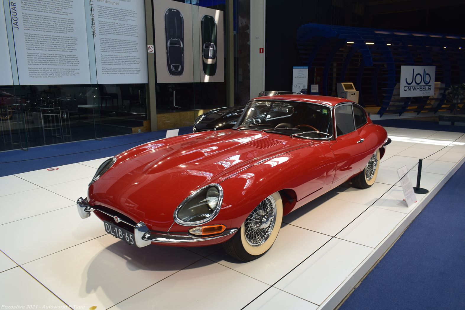 Autoworld threw a birthday party for the 60 years old E-Type - Egzostive